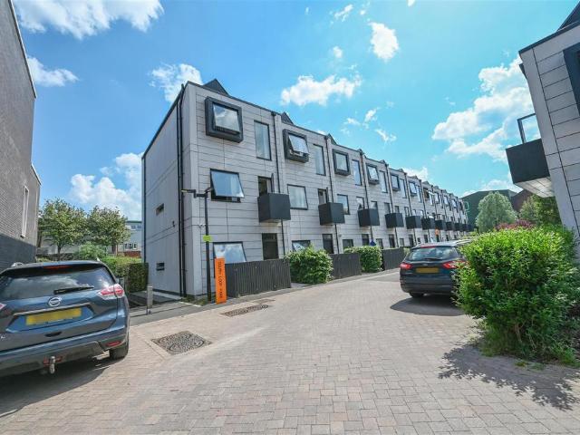 4 bedroom townhouse for sale