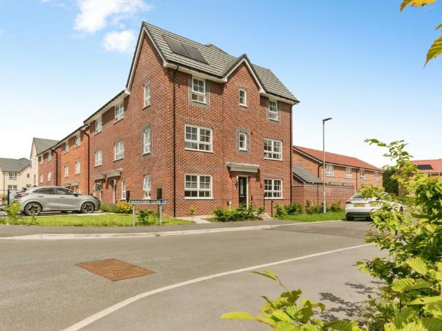 4 bedroom townhouse for sale