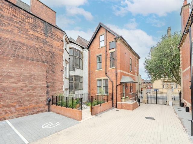 4 bedroom townhouse for sale