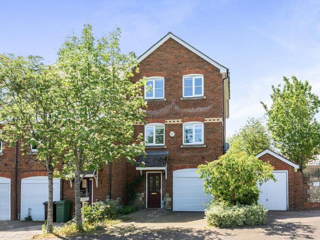 4 bedroom townhouse for sale