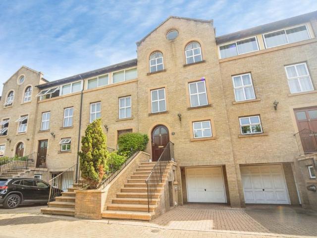 4 bedroom townhouse for sale