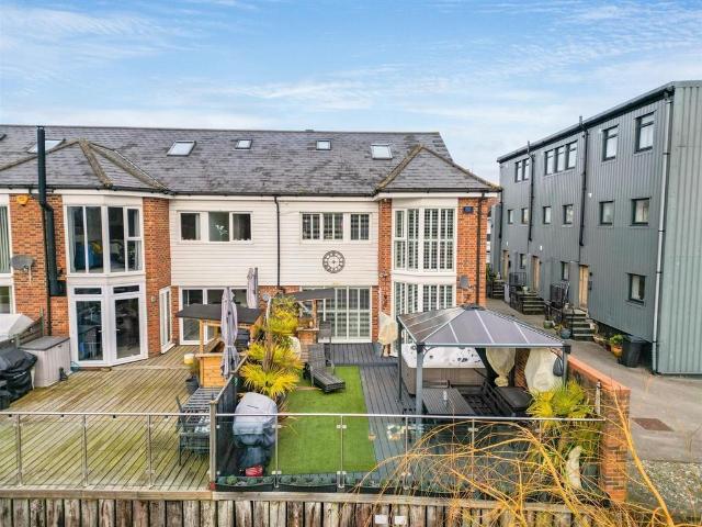 4 bedroom townhouse for sale