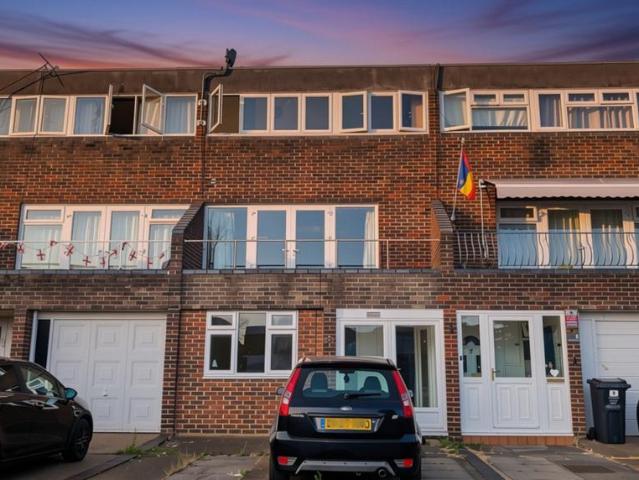 4 bedroom townhouse for sale