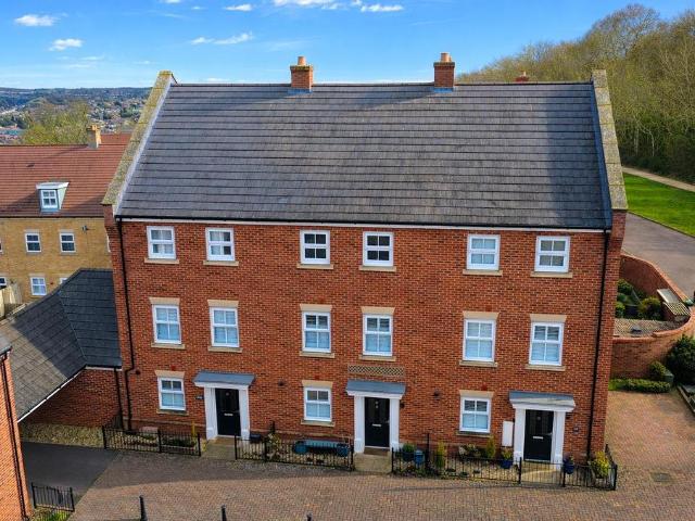 4 bedroom townhouse for sale
