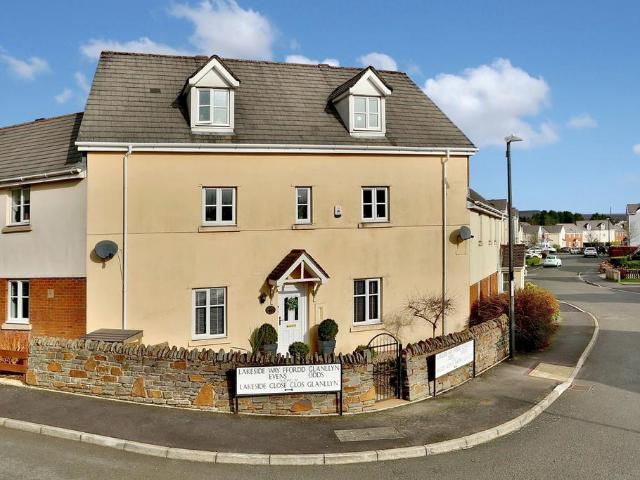 4 bedroom townhouse for sale