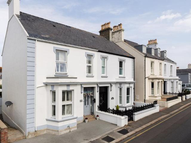 4 bedroom townhouse for sale