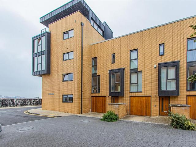 4 bedroom townhouse for sale