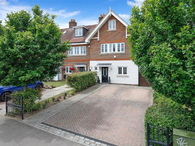 4 bedroom townhouse for sale