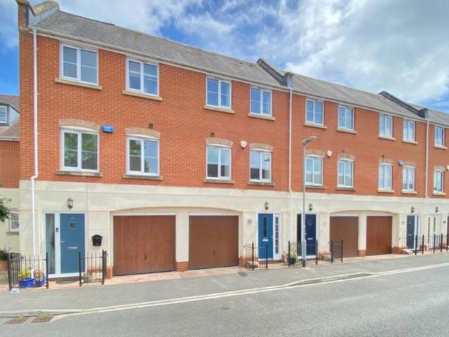 4 bedroom townhouse for sale