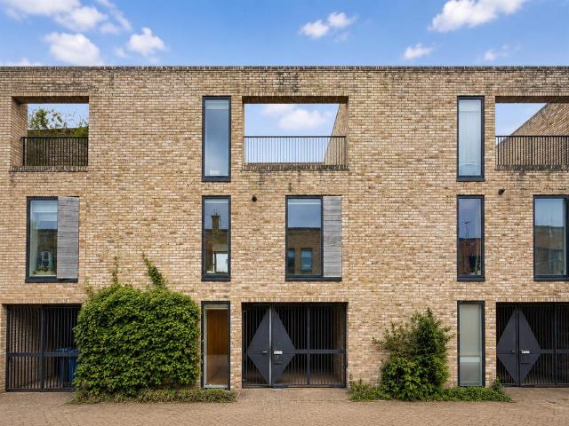 4 bedroom townhouse for sale