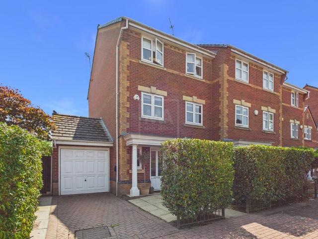 4 bedroom townhouse for sale