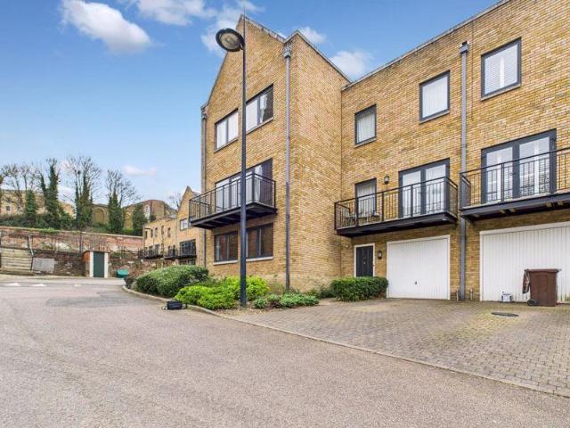 4 bedroom townhouse for sale