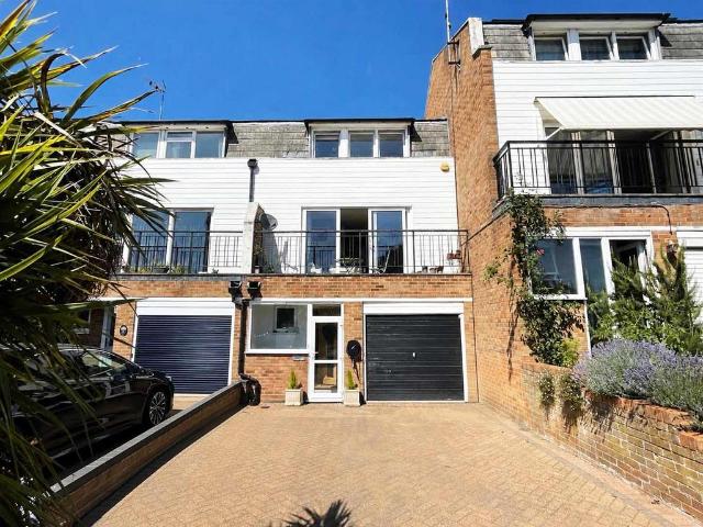4 bedroom townhouse for sale