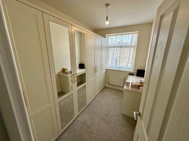 4 bedroom townhouse to rent