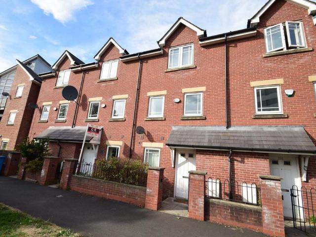 4 bedroom townhouse to rent