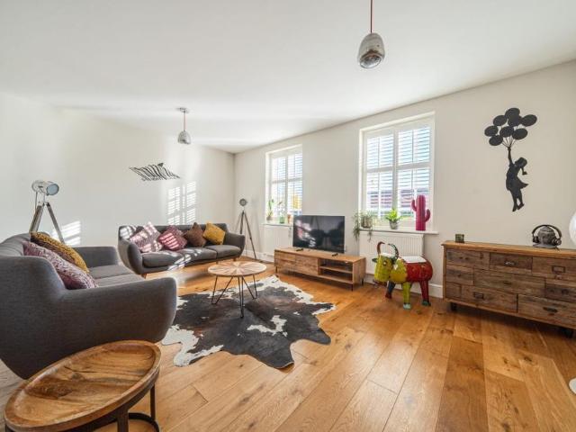 4 bedroom townhouse to rent