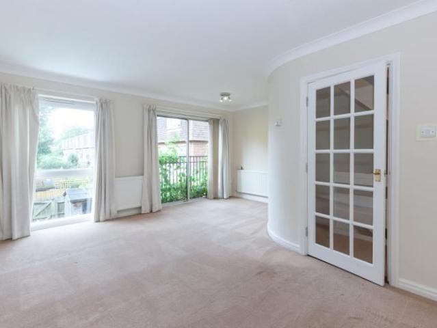 4 bedroom townhouse to rent