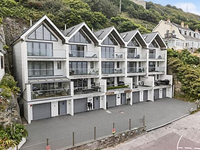4 bedroom townhouse to rent