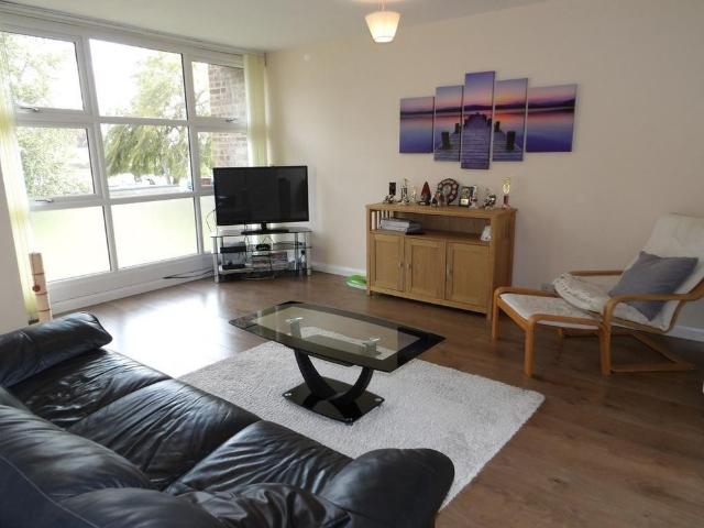 4 bedroom townhouse to rent