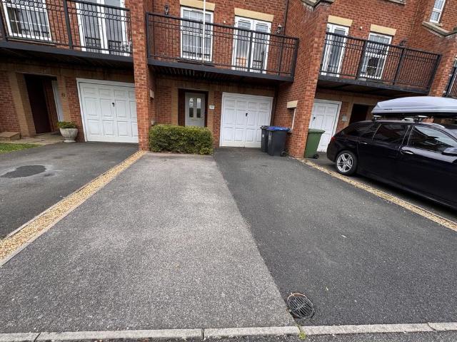 4 bedroom townhouse to rent