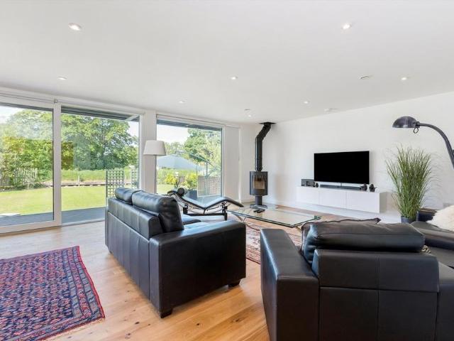 4 bedroom townhouse to rent