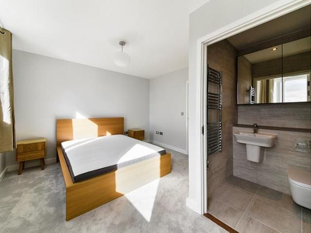 4 bedroom townhouse to rent