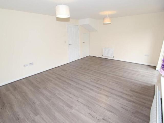 4 bedroom townhouse to rent