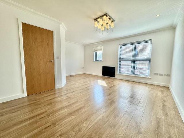 4 bedroom townhouse to rent