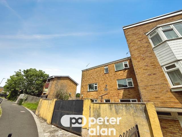4 bedroom townhouse to rent