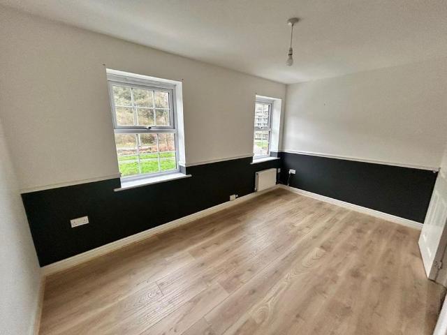 4 bedroom townhouse to rent