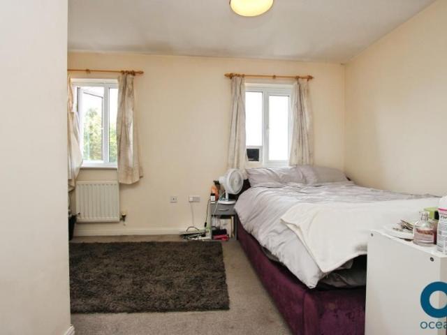 4 bedroom townhouse to rent