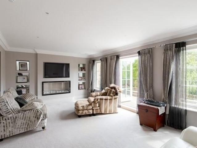 4 bedroom townhouse to rent