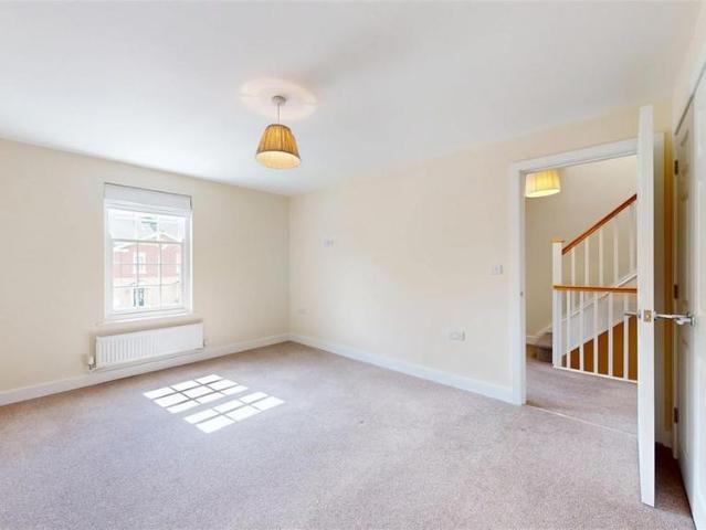 4 bedroom townhouse to rent