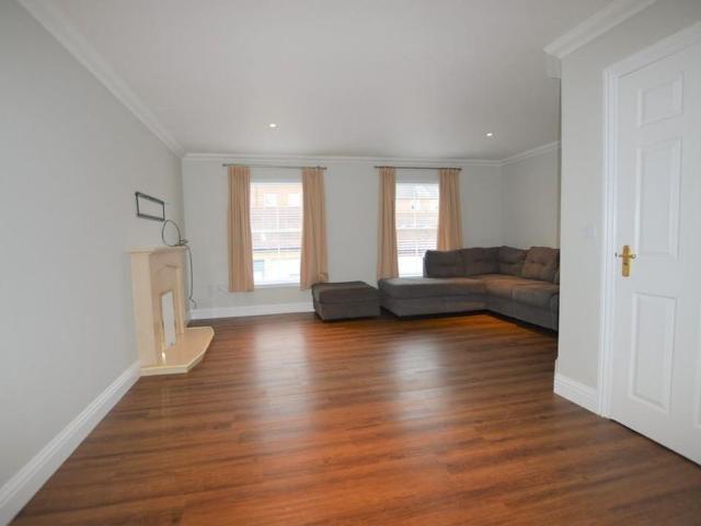 4 bedroom townhouse to rent