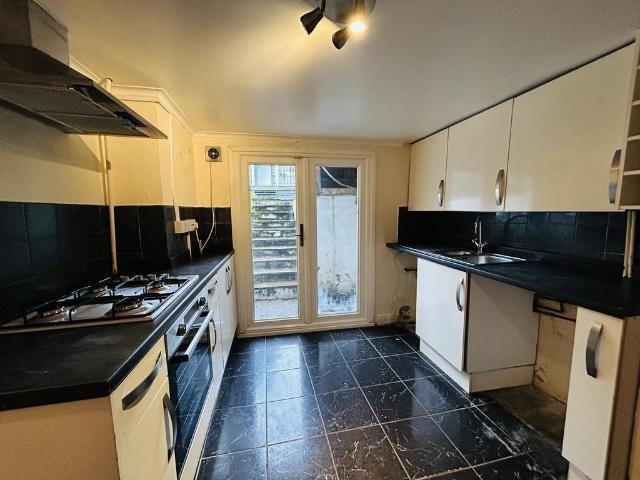 4 bedroom townhouse to rent
