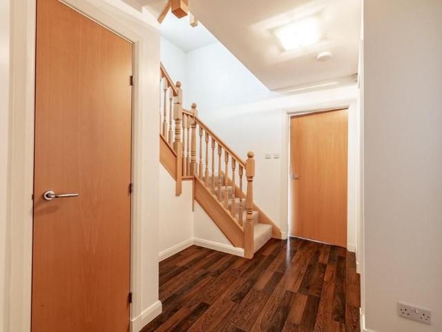 4 bedroom townhouse to rent