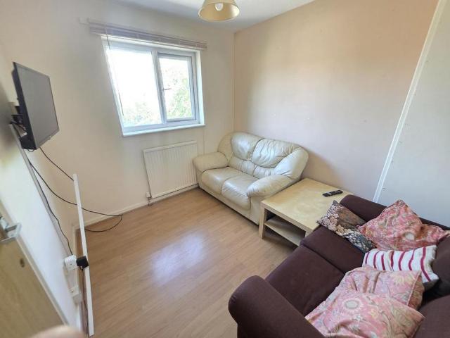 4 bedroom townhouse to rent