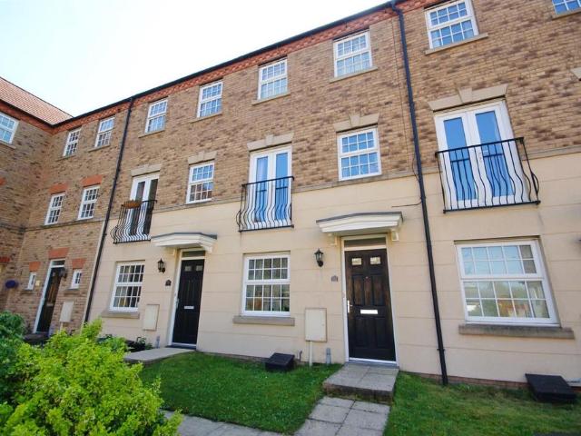 4 bedroom townhouse to rent