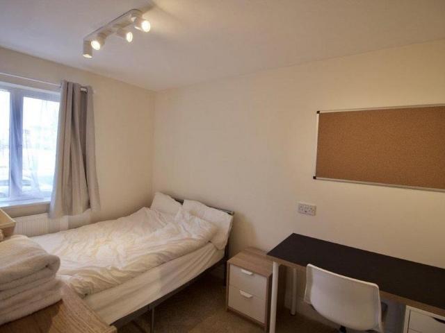 4 bedroom townhouse to rent