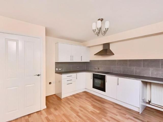 4 bedroom townhouse to rent