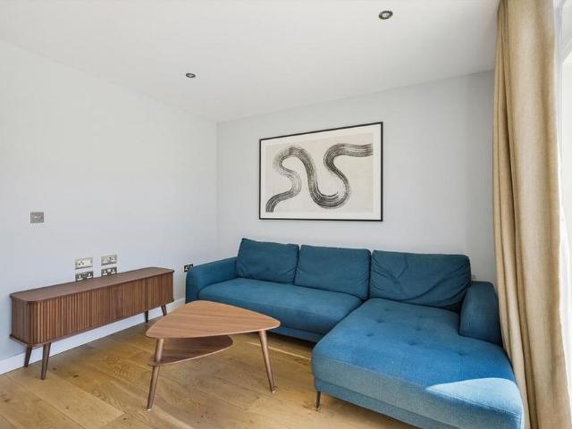 4 bedroom townhouse to rent