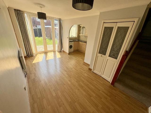 4 bedroom townhouse to rent