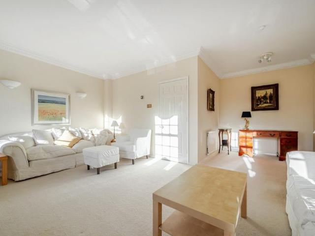 4 bedroom townhouse to rent