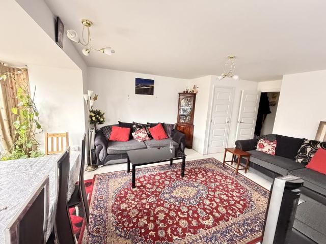 4 bedroom townhouse to rent