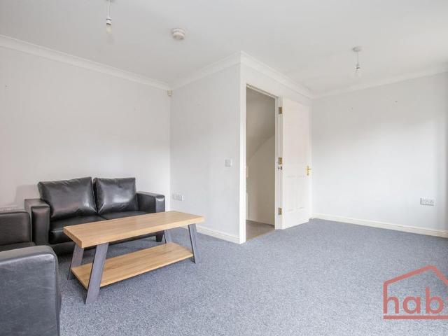 4 bedroom townhouse to rent