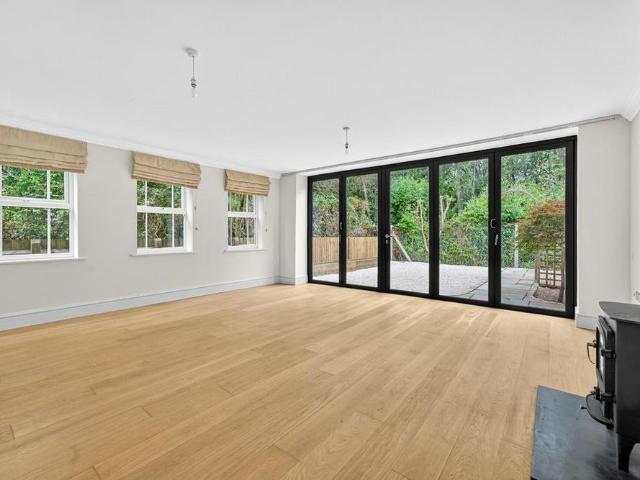 4 bedroom townhouse to rent