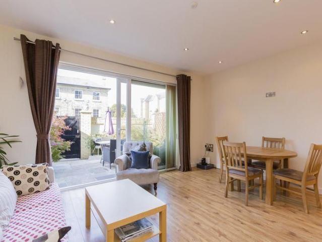 4 bedroom townhouse to rent