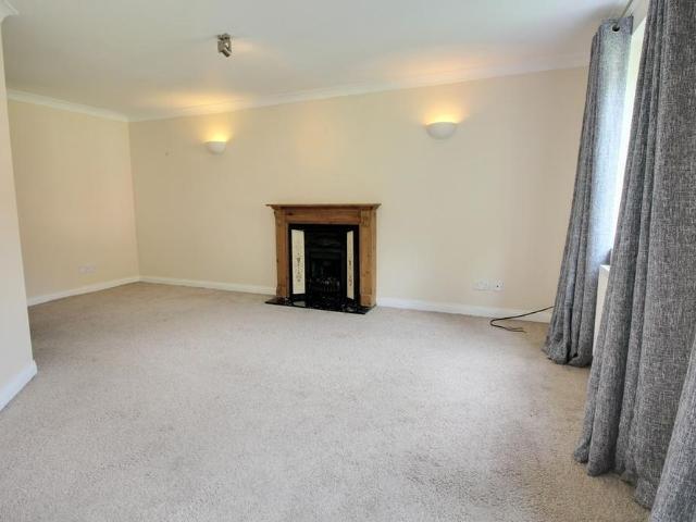 4 bedroom townhouse to rent