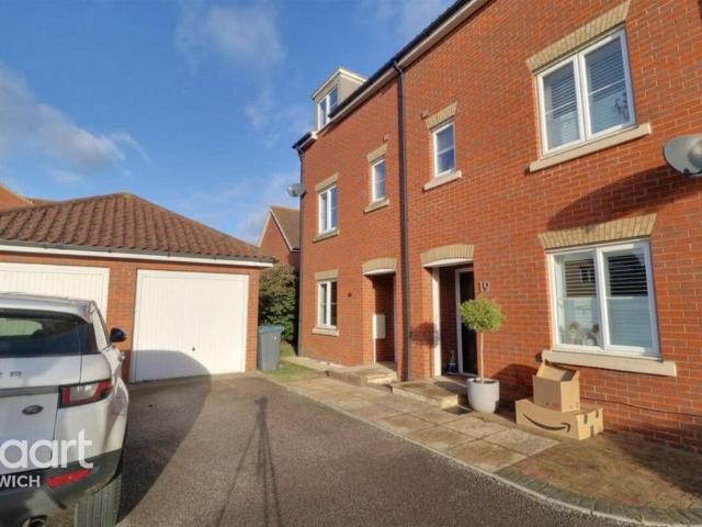 4 bedroom townhouse to rent