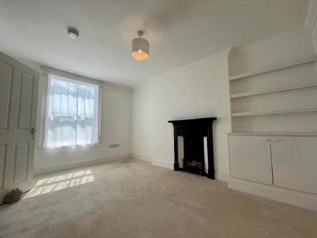 4 bedroom townhouse to rent